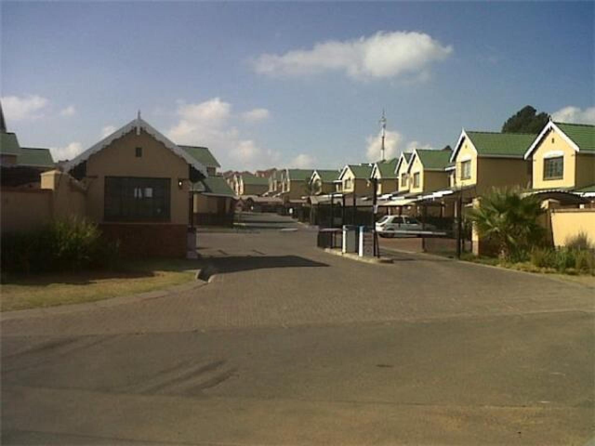 3 Bedroom Sectional Title for Sale For Sale in Emalahleni (W