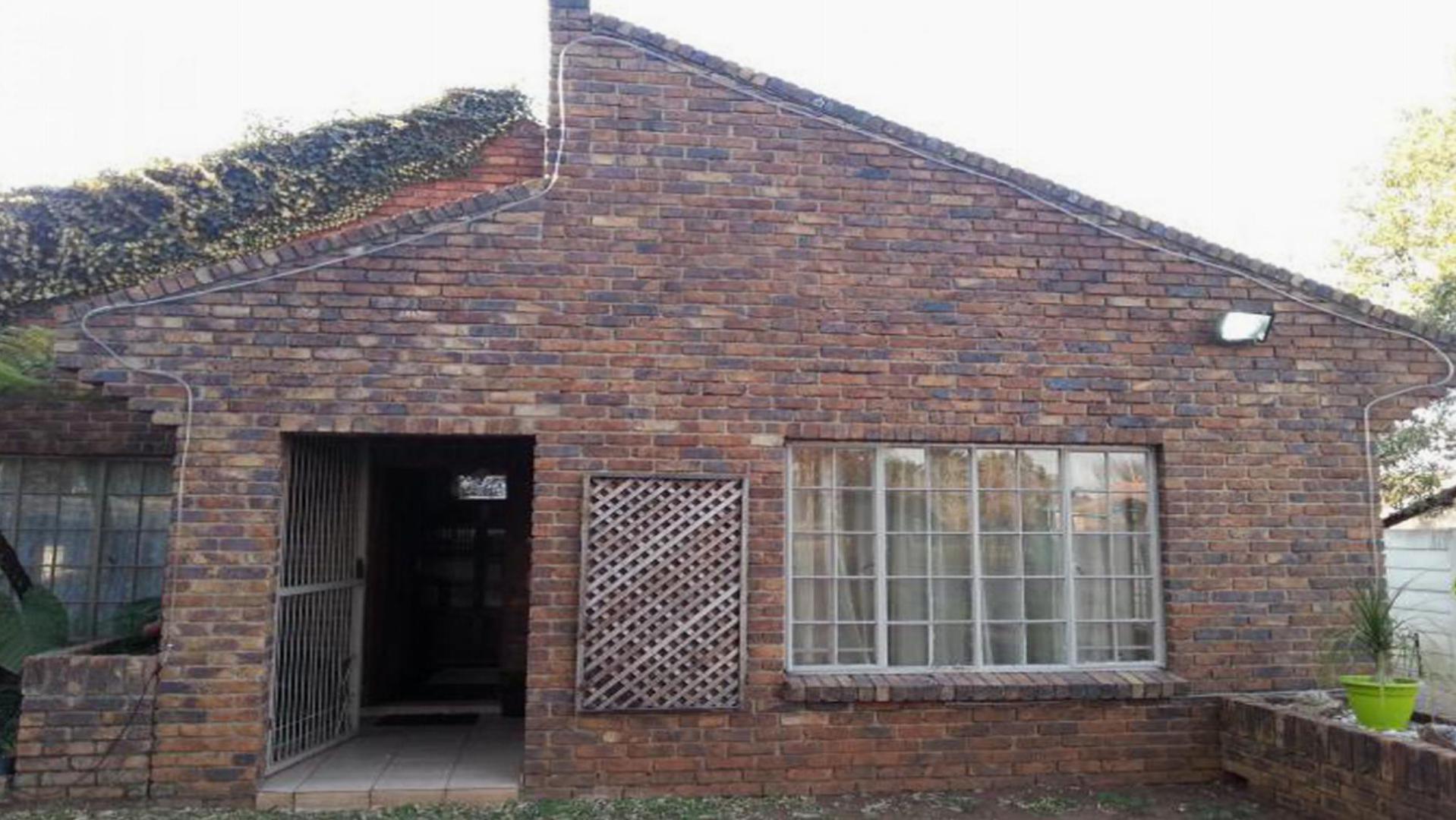 3 Bedroom House for Sale For Sale in Middelburg - MP - Home
