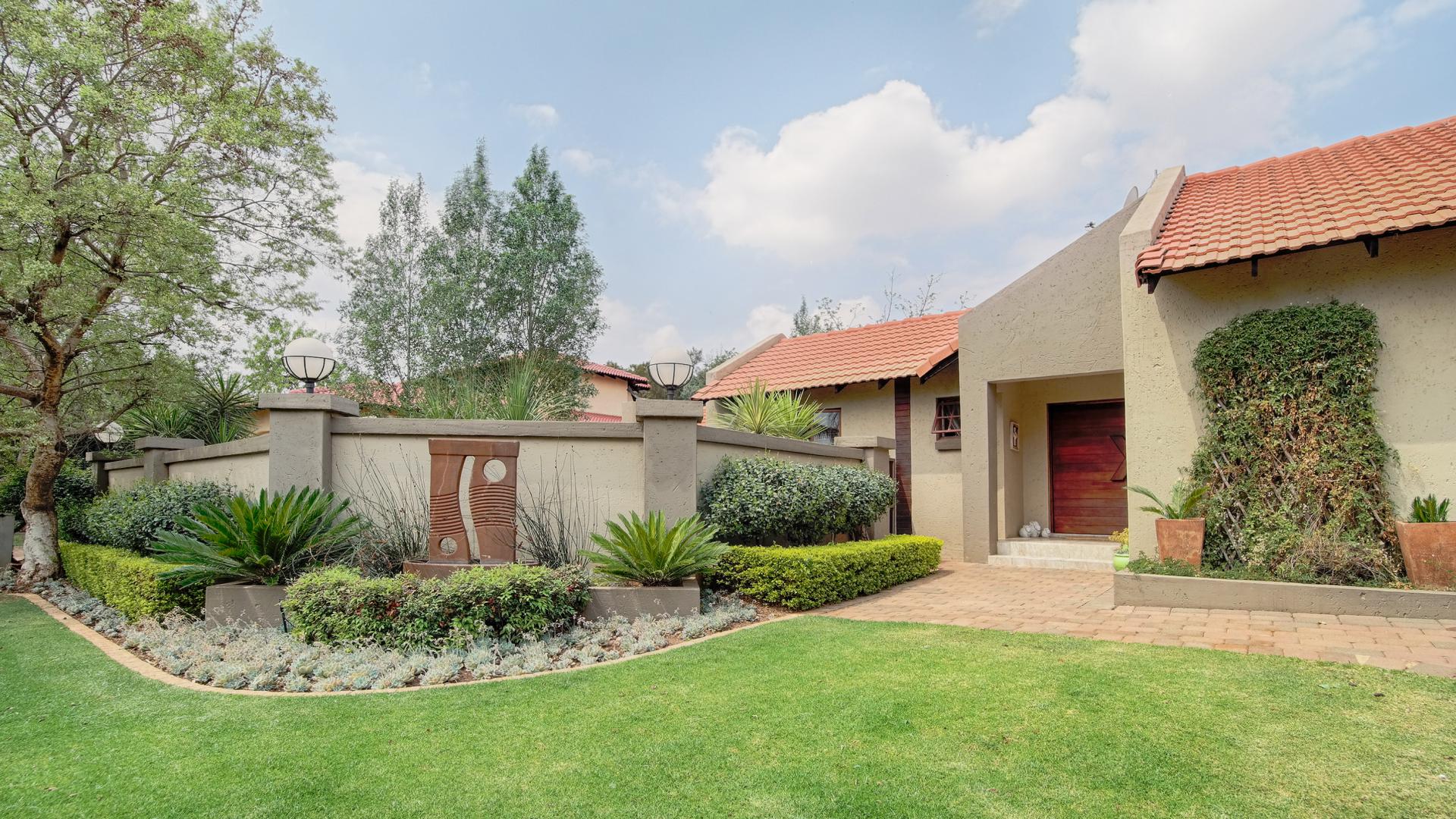 4 Bedroom House for Sale For Sale in Silver Lakes Golf Estate ...