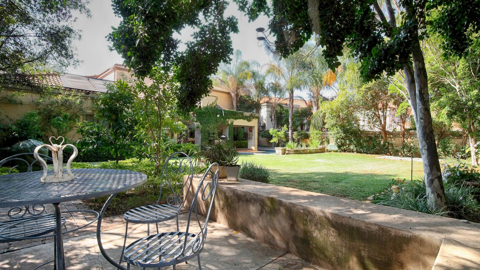 4 Bedroom House for Sale For Sale in Silver Lakes Golf Estate ...