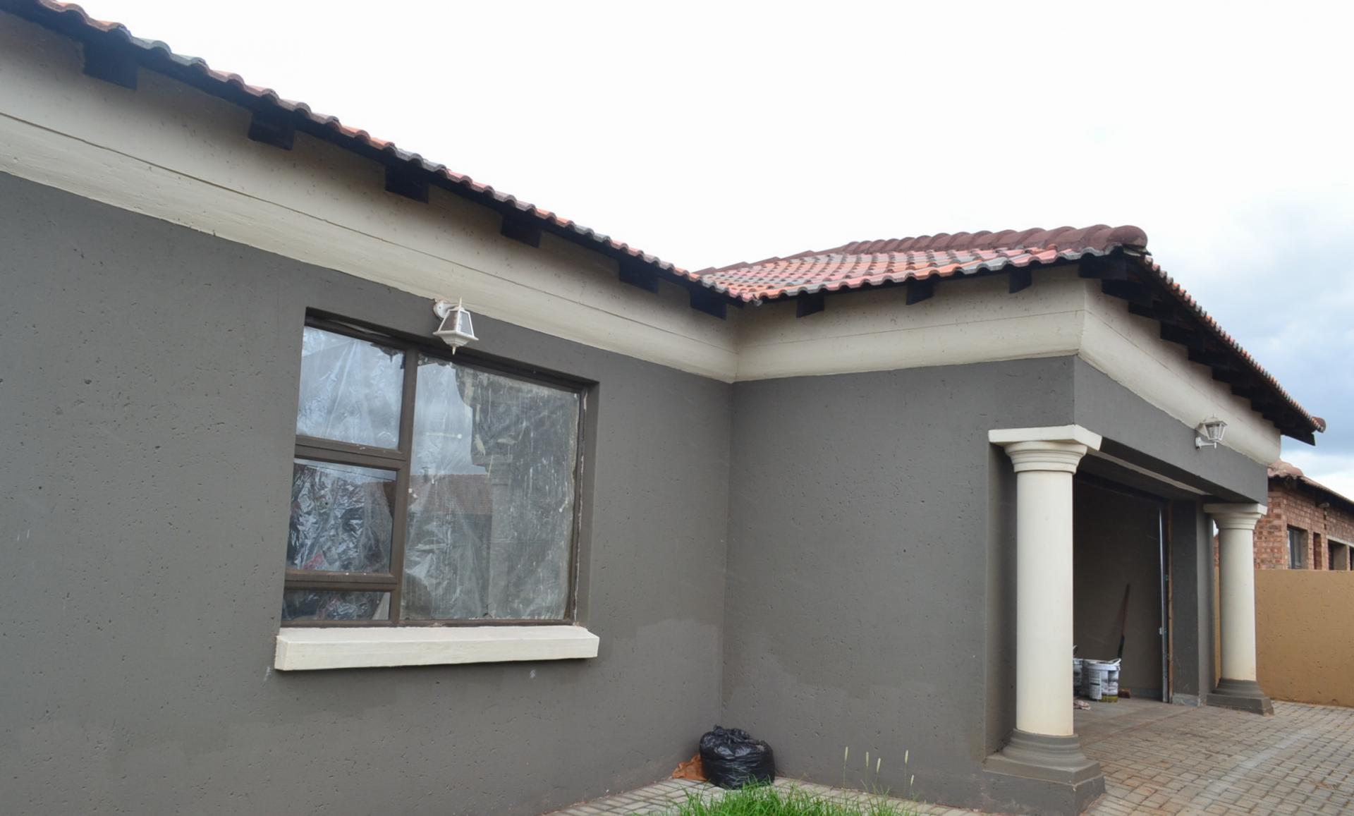 3 Bedroom House for Sale For Sale in Middelburg - MP - Priva