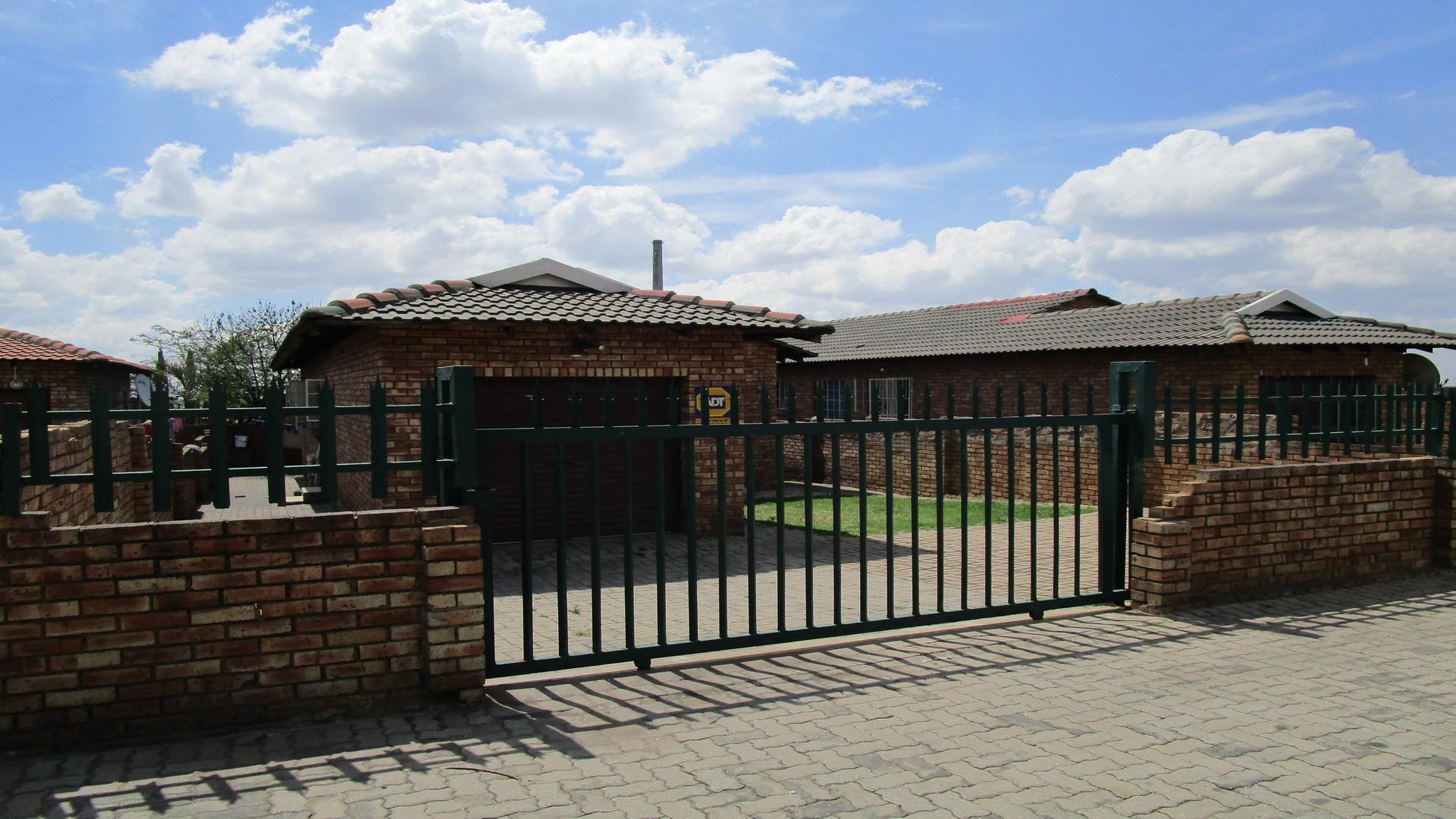 3 Bedroom House for Sale For Sale in Emalahleni (Witbank)