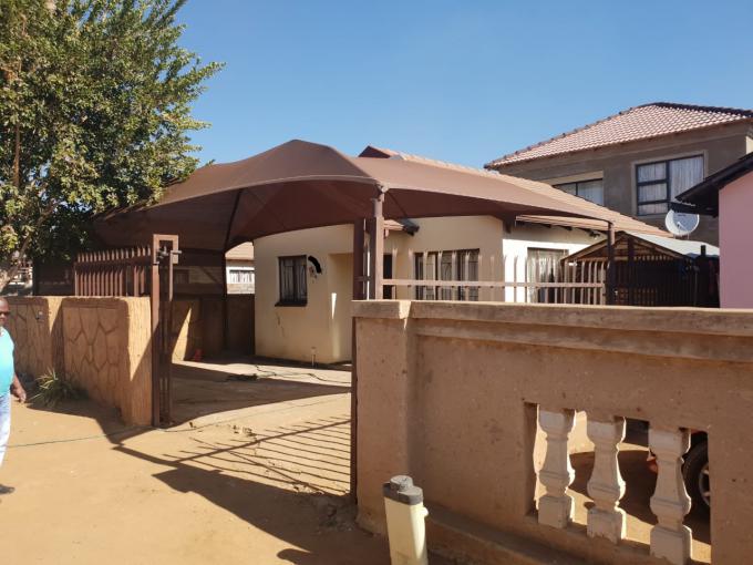 2 Bedroom House for Sale For Sale in Soshanguve East - MR308
