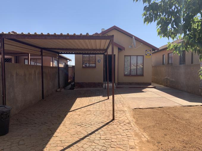 2 Bedroom House for Sale For Sale in Soshanguve East - MR319