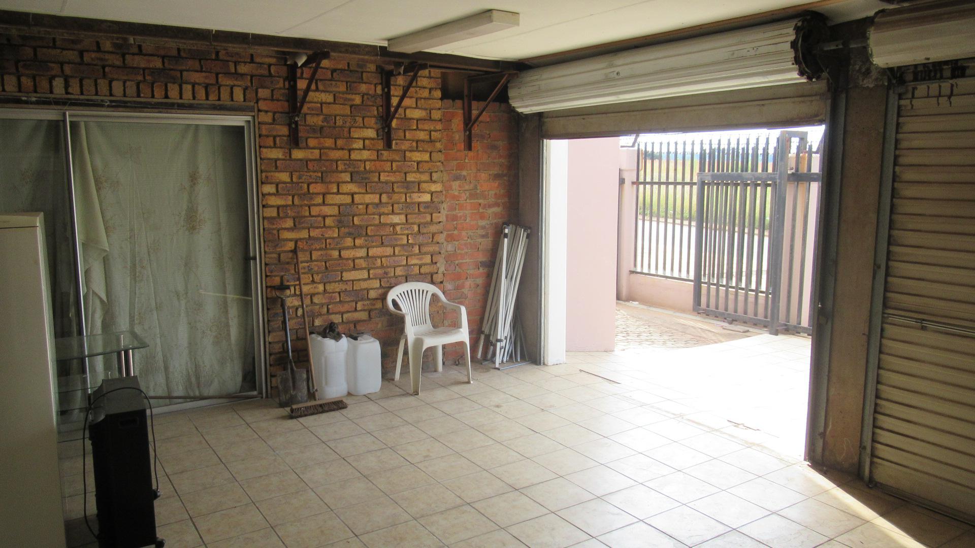 Standard Bank EasySell 5 Bedroom House for Sale in Rust Ter