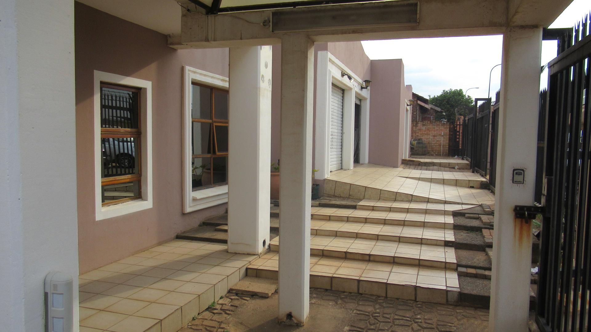 Standard Bank EasySell 5 Bedroom House for Sale in Rust Ter