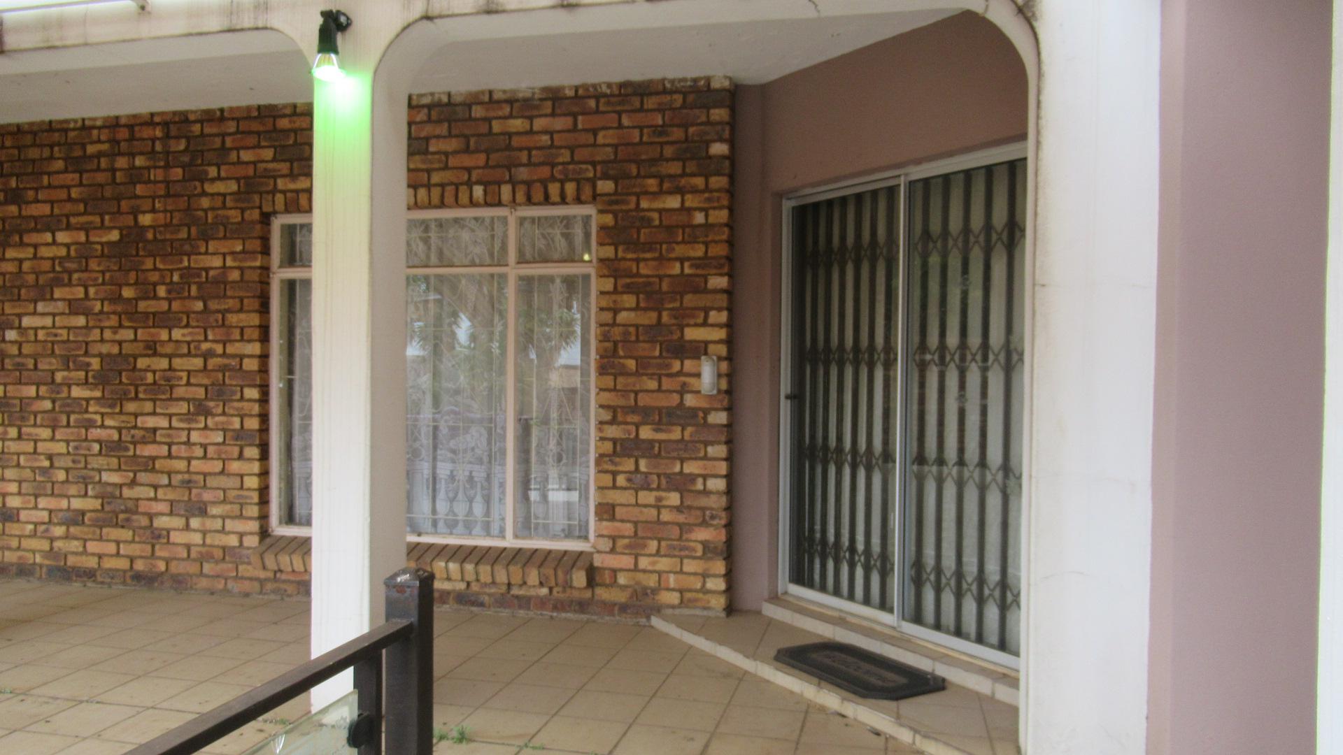 Standard Bank EasySell 5 Bedroom House for Sale in Rust Ter