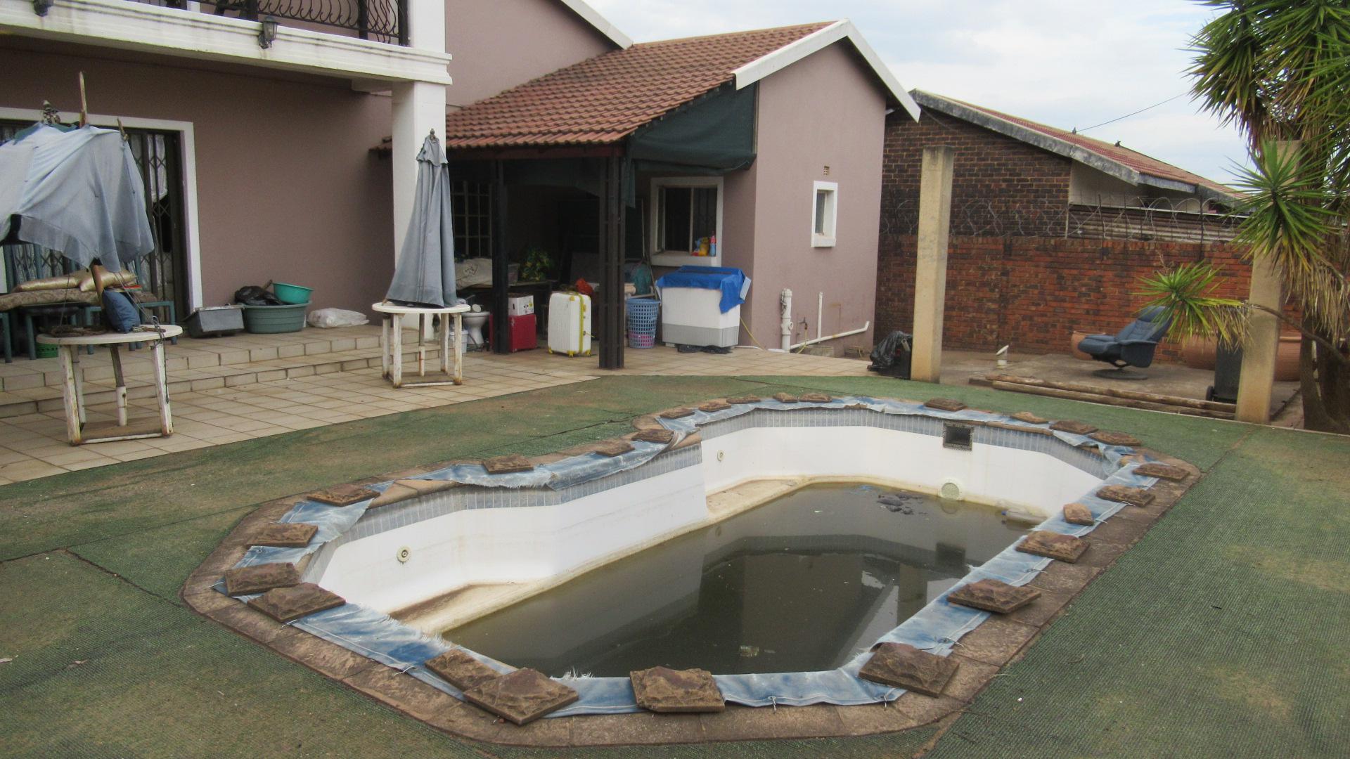 Standard Bank EasySell 5 Bedroom House for Sale in Rust Ter