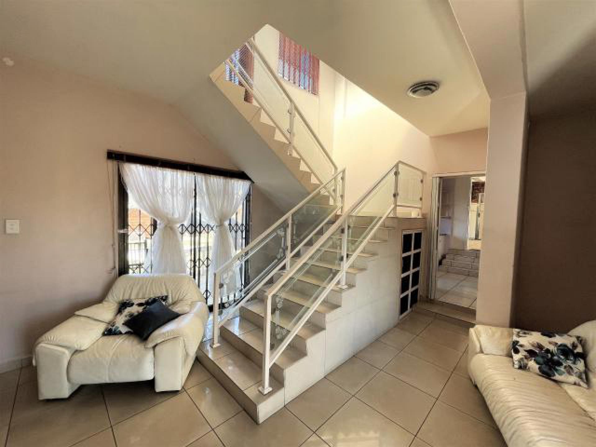 Standard Bank EasySell 5 Bedroom House for Sale in Rust Ter