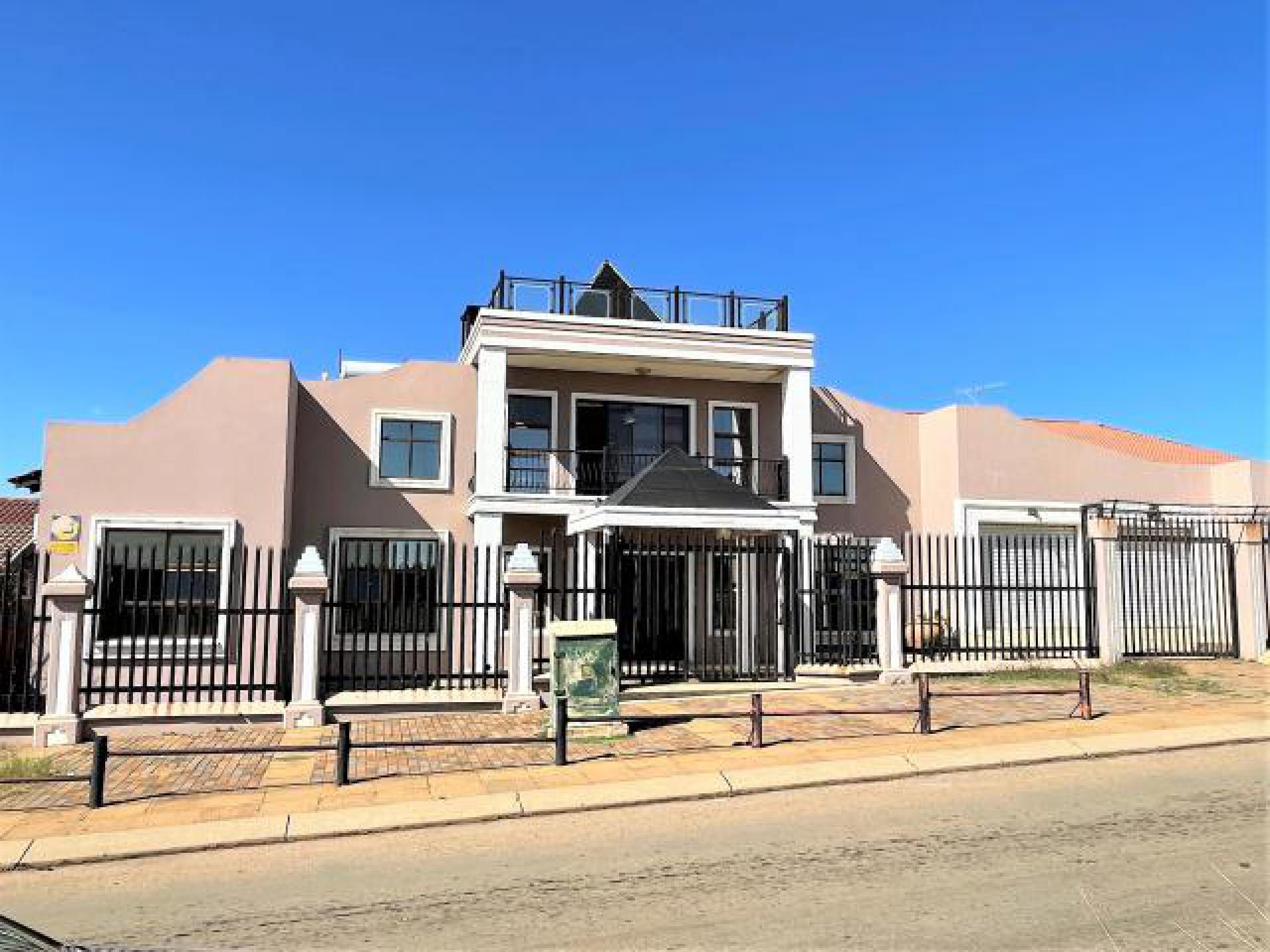 Standard Bank EasySell 5 Bedroom House for Sale in Rust Ter