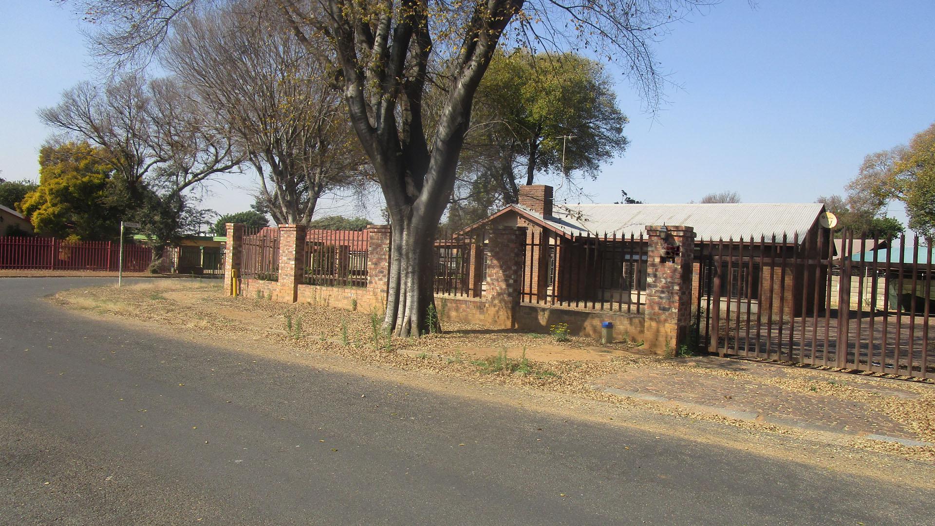 FNB Quick Sell 3 Bedroom House for Sale in Impala Park - MR3