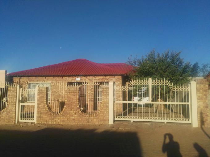 2 Bedroom House for Sale For Sale in Soshanguve East - MR397