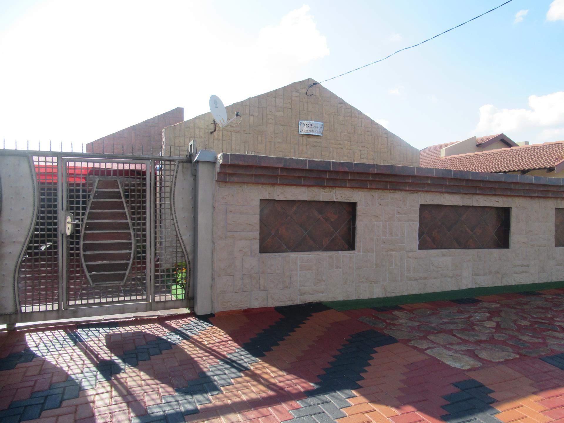 3 Bedroom House for Sale For Sale in Mabopane - MR434817 - M