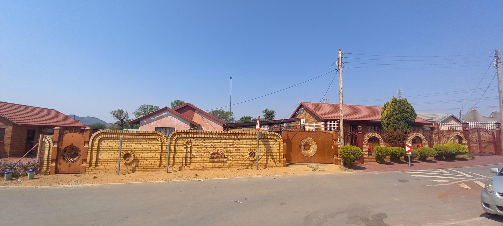 2 Bedroom House for Sale For Sale in Ga-Rankuwa - MR521683