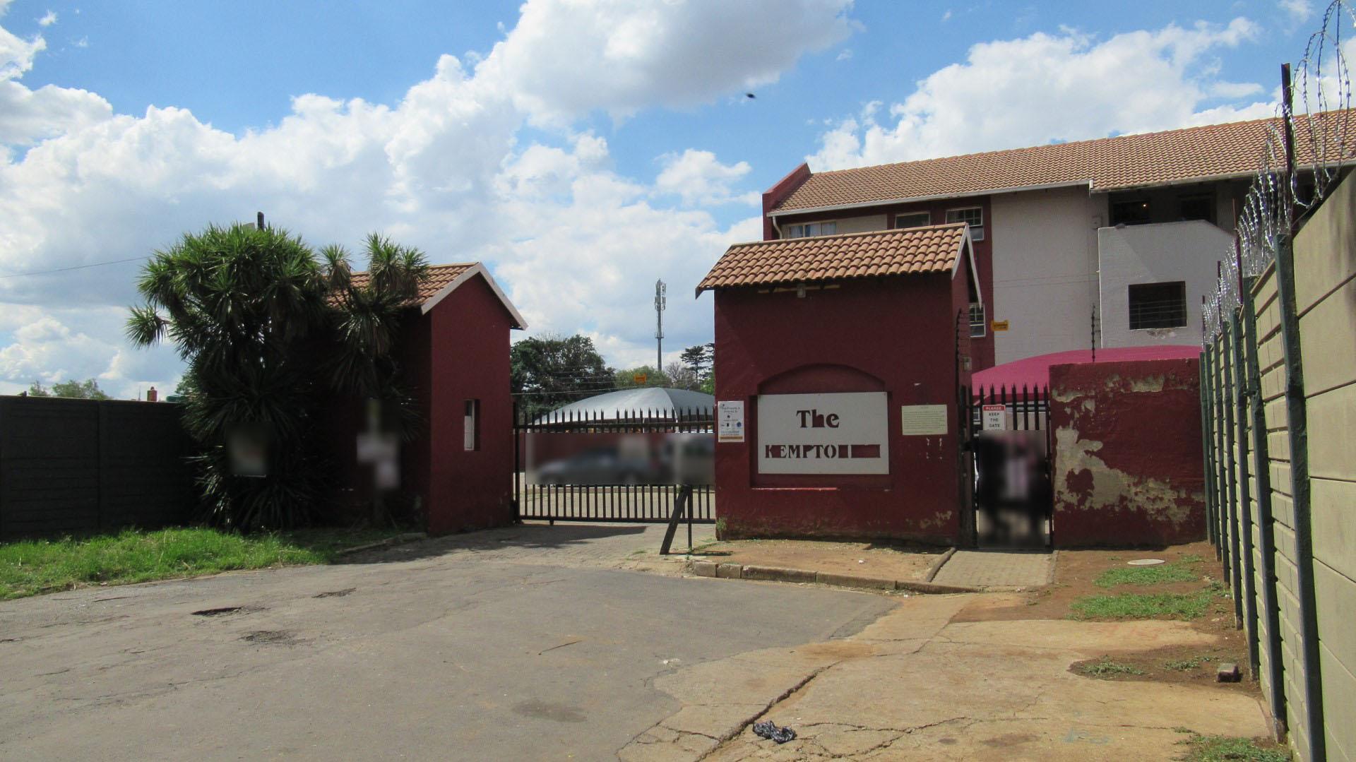 FNB Quick Sell 2 Bedroom Sectional Title for Sale in Kempton