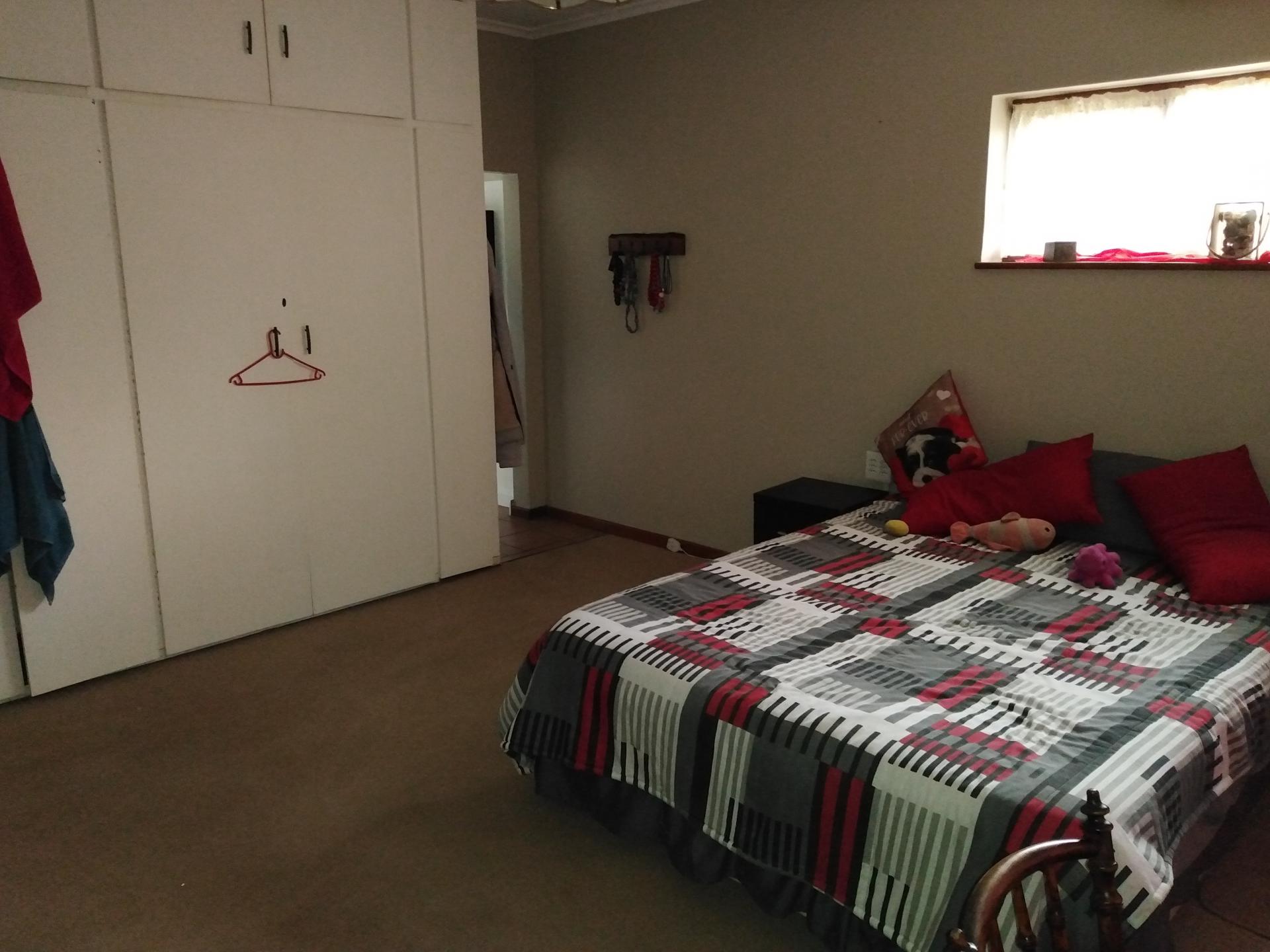 3 Bedroom House for Sale For Sale in Humansdorp - MR540796