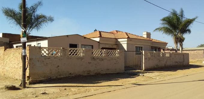 3 Bedroom House for Sale For Sale in Nellmapius - MR541101