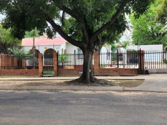 4 Bedroom House for Sale For Sale in Hermanstad - MR541928