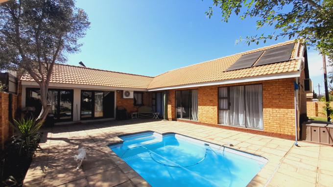 3 Bedroom House for Sale For Sale in Fochville - MR555963