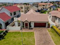 3 Bedroom House for Sale For Sale in Kosmosdal - MR559438