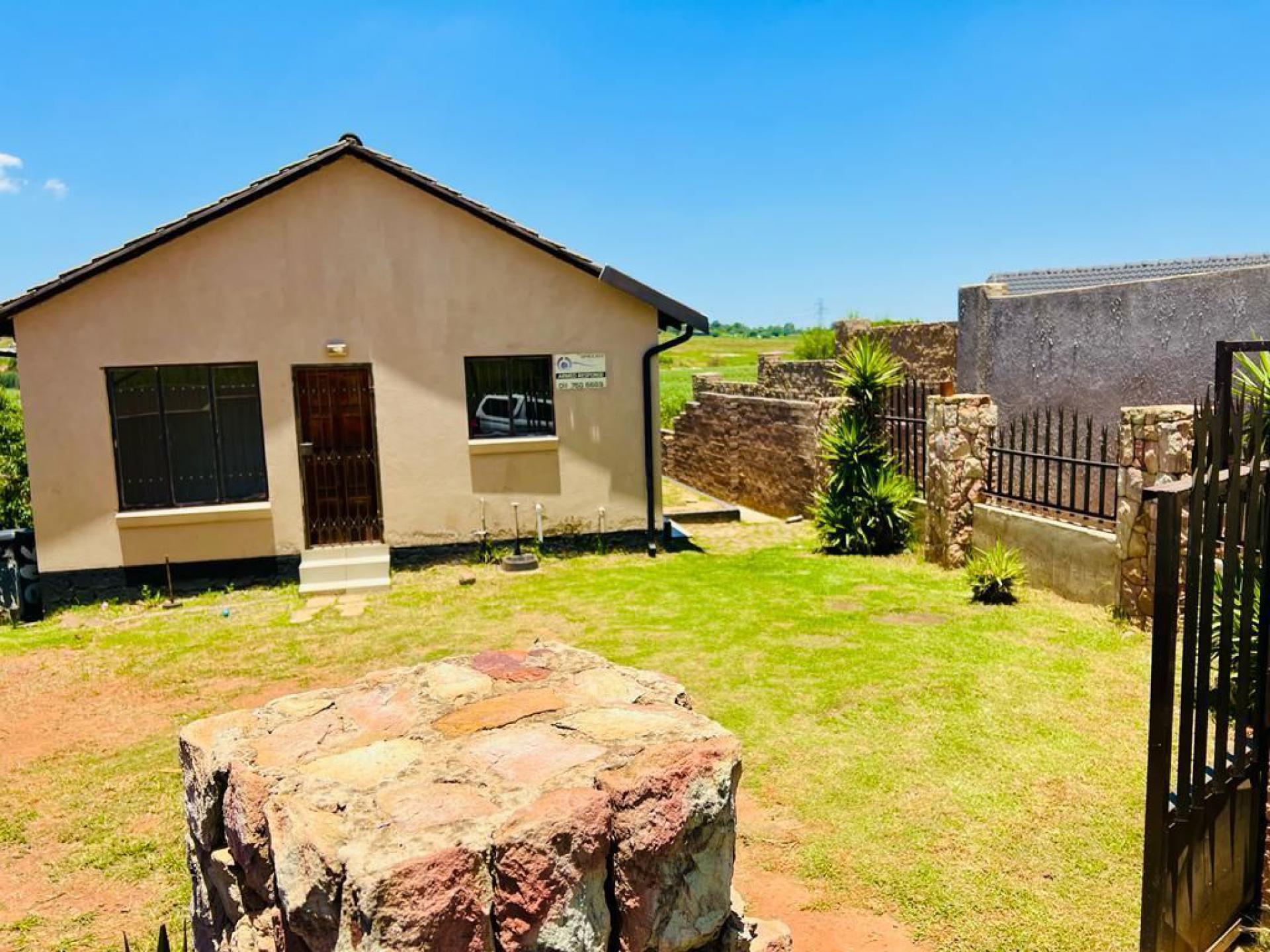 3 Bedroom House for Sale For Sale in Groblerpark - MR560573