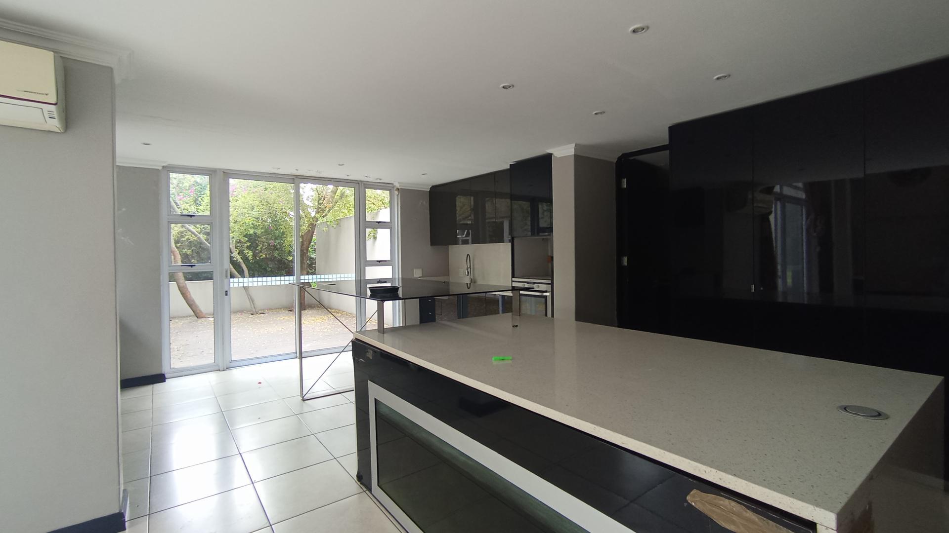 FNB Quick Sell 8 Bedroom House for Sale in Kyalami Estates