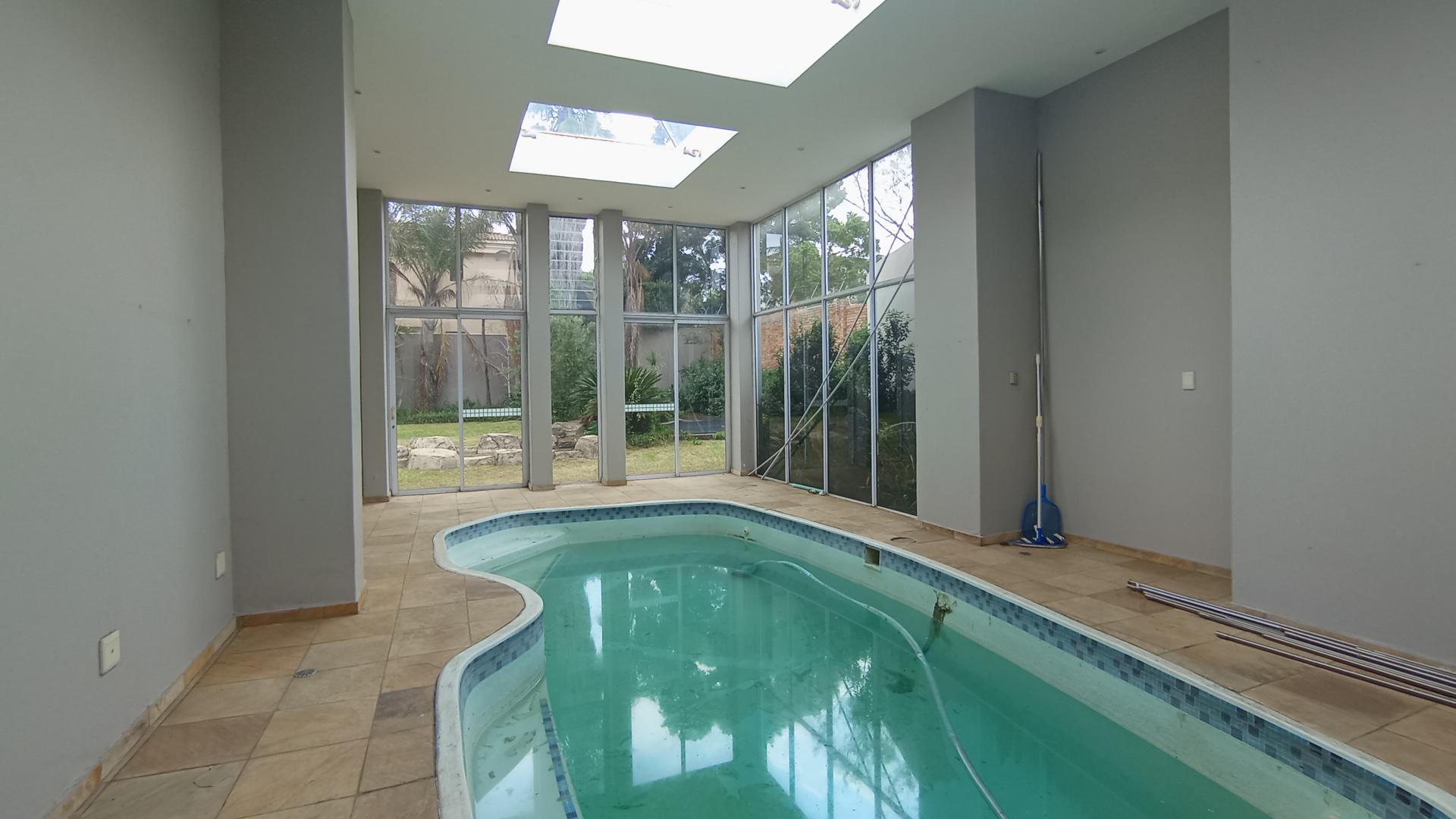 FNB Quick Sell 8 Bedroom House for Sale in Kyalami Estates