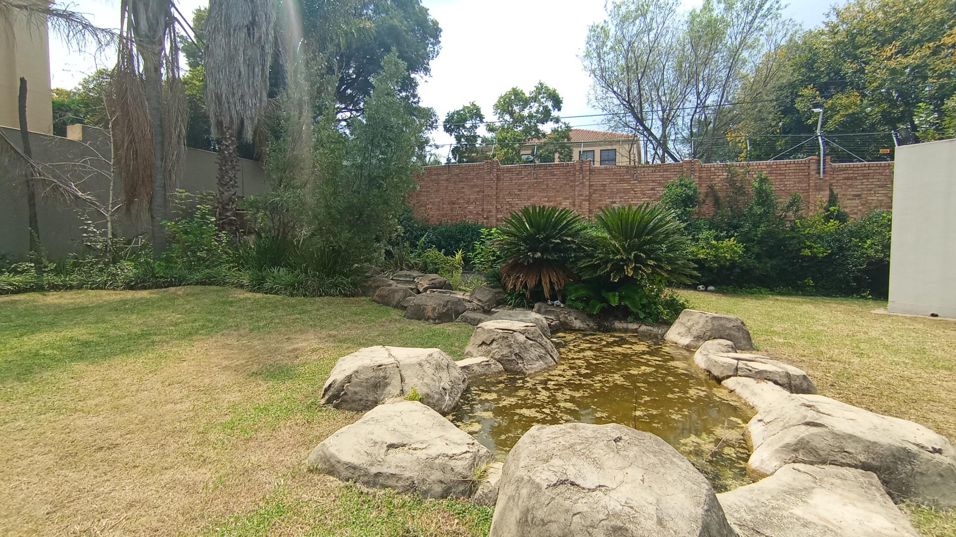 FNB Quick Sell 8 Bedroom House for Sale in Kyalami Estates