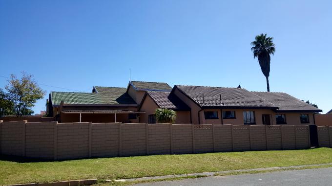 4 Bedroom House for Sale For Sale in Lindhaven - MR565906