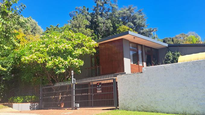 4 Bedroom House for Sale For Sale in Muckleneuk - MR567250