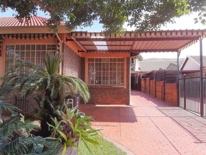 4 Bedroom House for Sale For Sale in Florauna - MR567381 - M