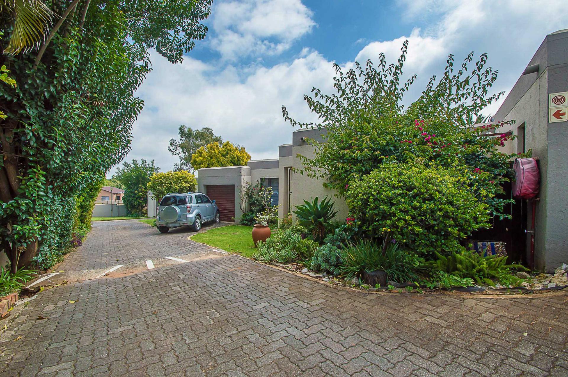 2 Bedroom Simplex for Sale For Sale in Radiokop - MR568042