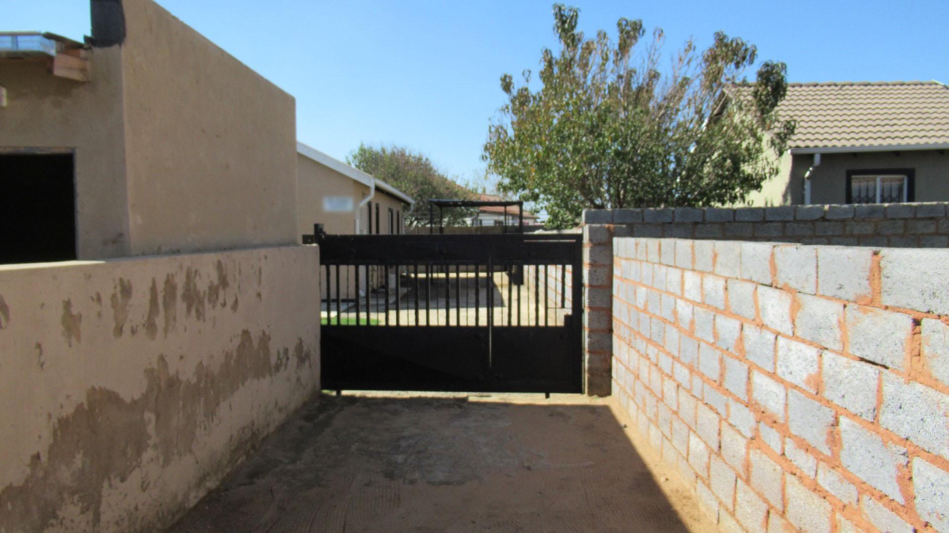 Nedbank Repossessed 2 Bedroom House for Sale in Windmill Par