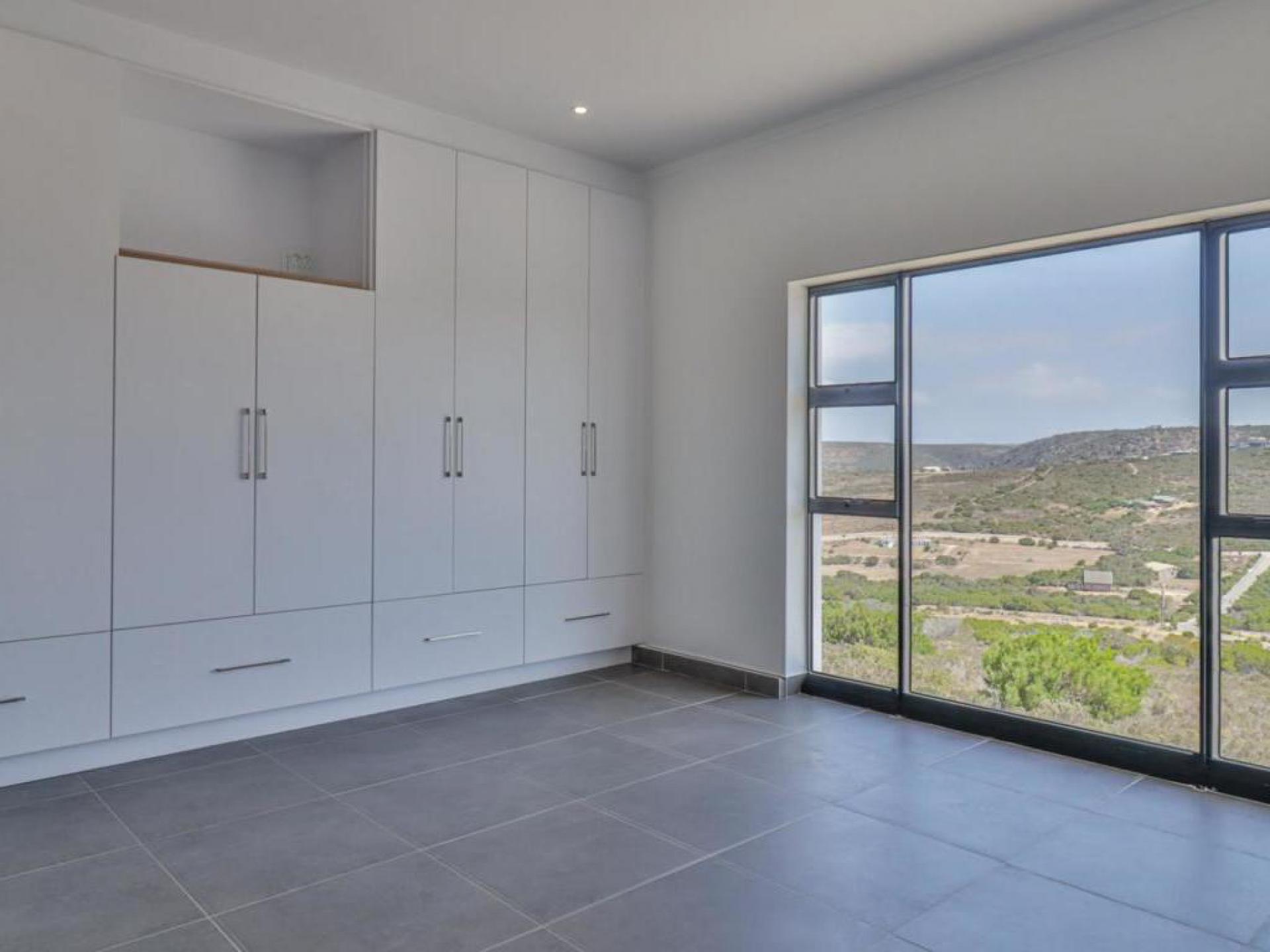 4 Bedroom House for Sale For Sale in Mossel Bay - MR575434