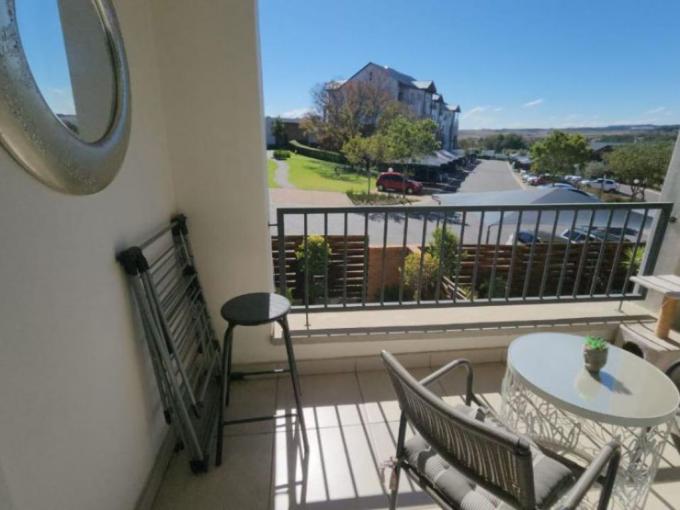 2 Bedroom Apartment to Rent in Linbro Park A.H. - Property t