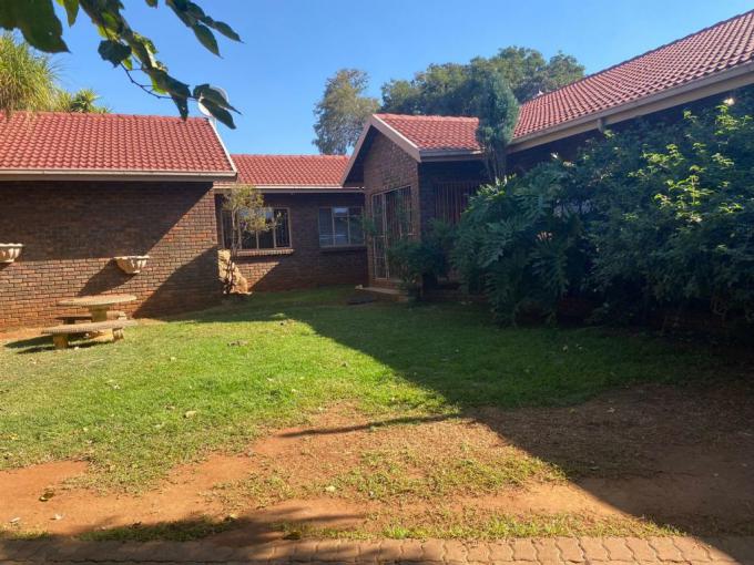 4 Bedroom House for Sale For Sale in Geelhoutpark - MR578251