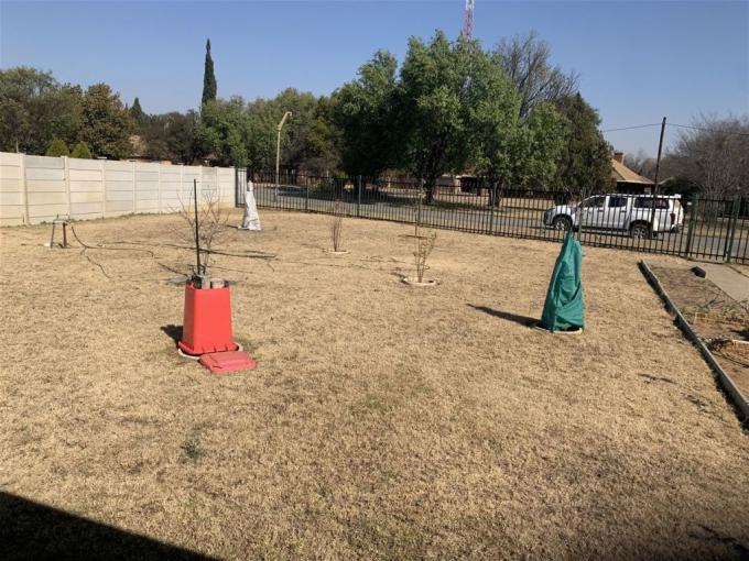 3 Bedroom House for Sale For Sale in Vierfontein - MR582108