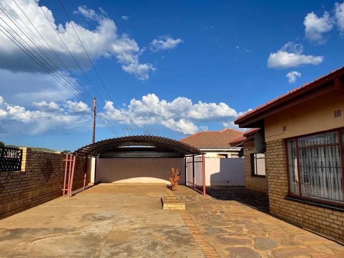 4 Bedroom House for Sale For Sale in Lehurutshe - MR588733