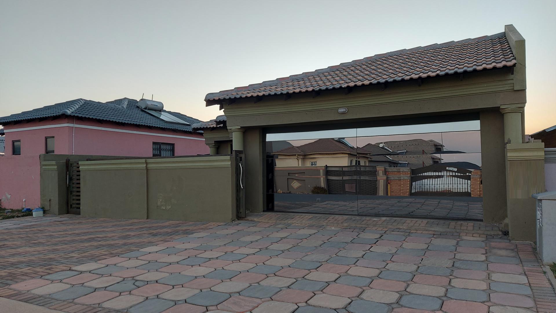 3 Bedroom House for Sale For Sale in Crystal Park - MR589184