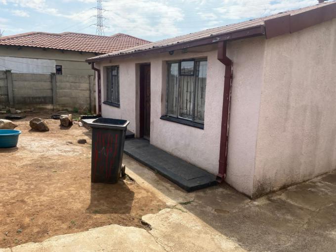 2 Bedroom House for Sale For Sale in Mofolo Central - MR5927