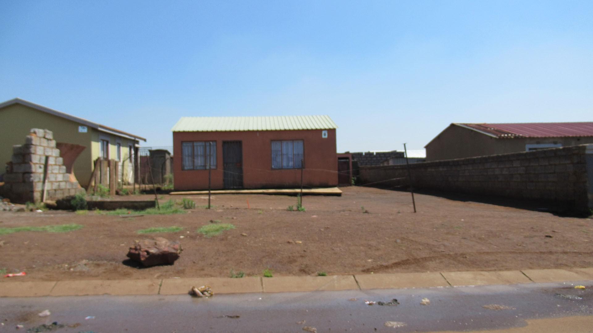 FNB Quick Sell 2 Bedroom House for Sale in Palm Ridge - MR59