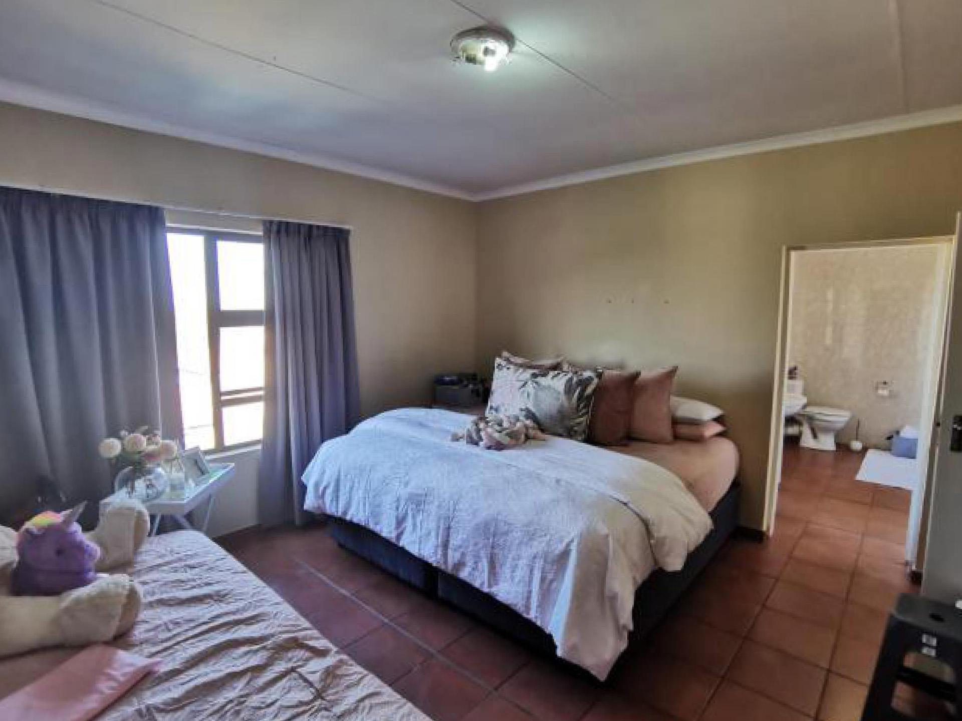 Standard Bank EasySell 3 Bedroom Sectional Title for Sale in