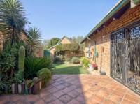 3 Bedroom Simplex for Sale For Sale in Garsfontein - MR59676
