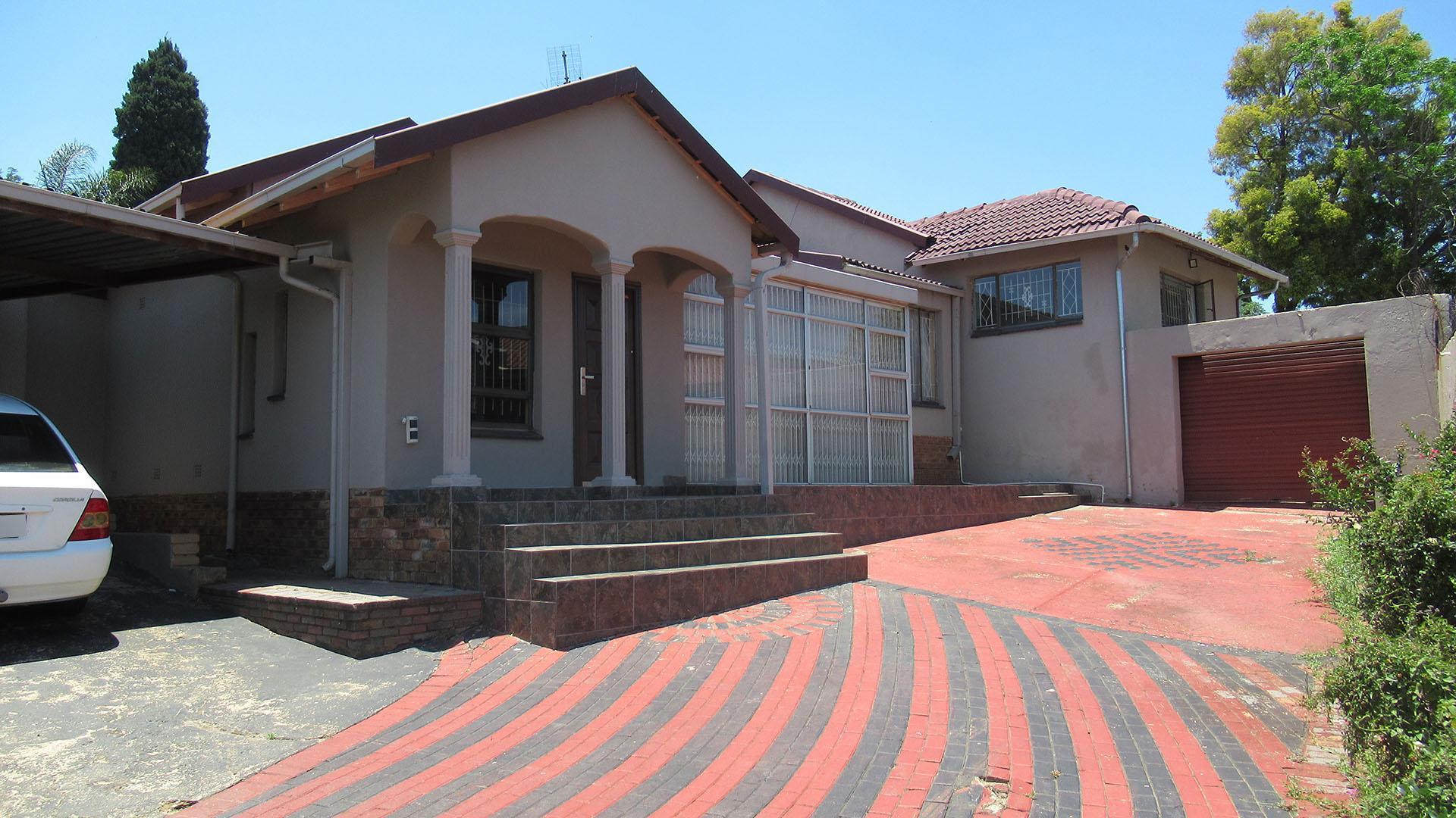 FNB Quick Sell 4 Bedroom House for Sale in Naturena - MR6001