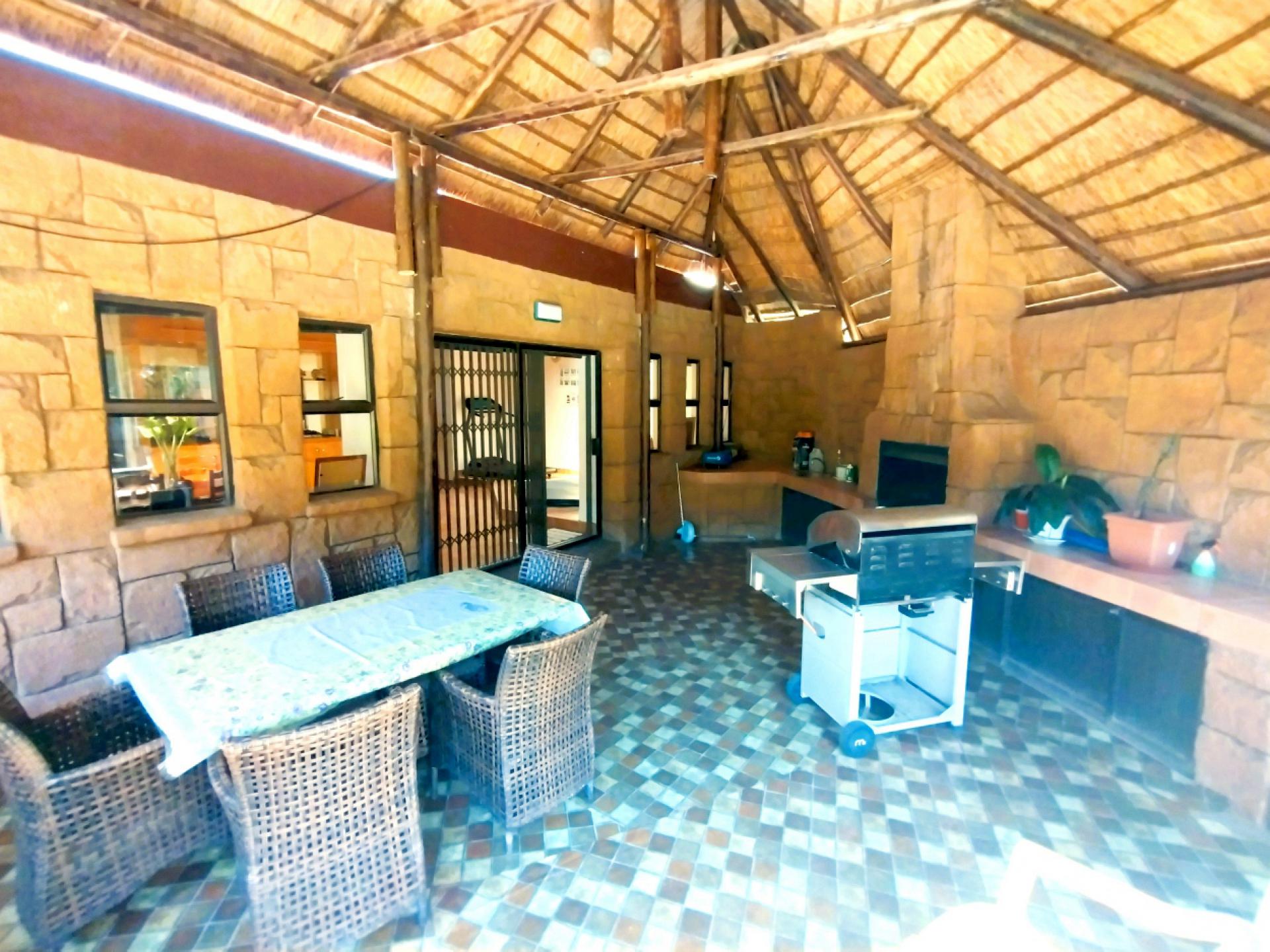 4 Bedroom House for Sale For Sale in Glenvista - MR601529