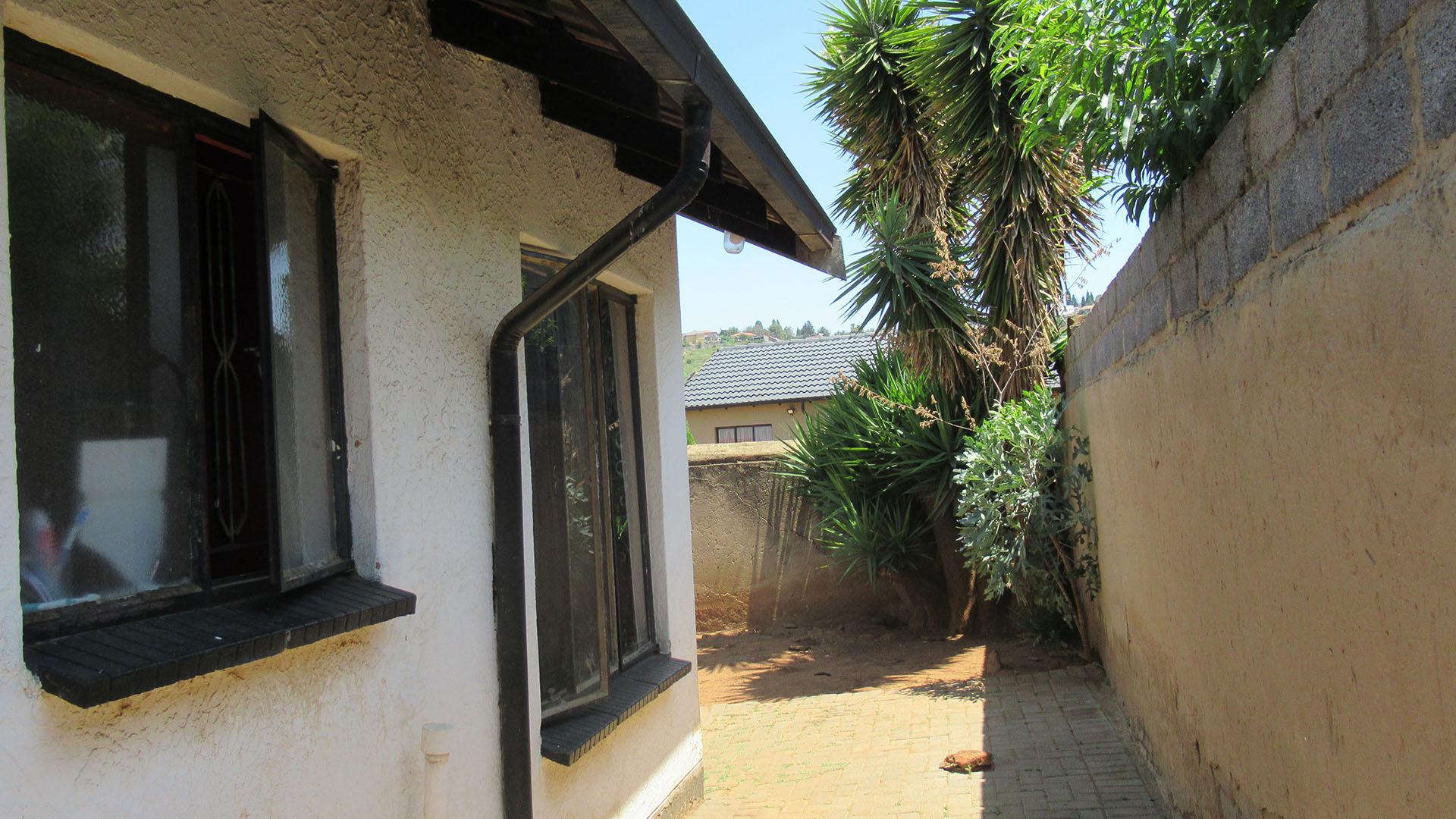 Standard Bank EasySell 2 Bedroom House for Sale in Naturena