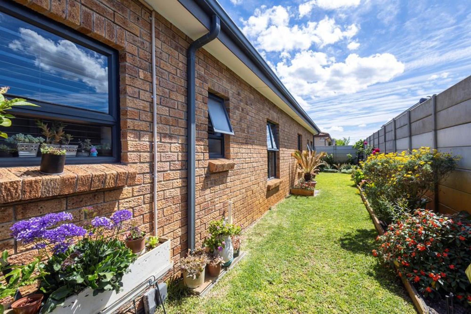 5 Bedroom House for Sale For Sale in Brackenfell - MR606604