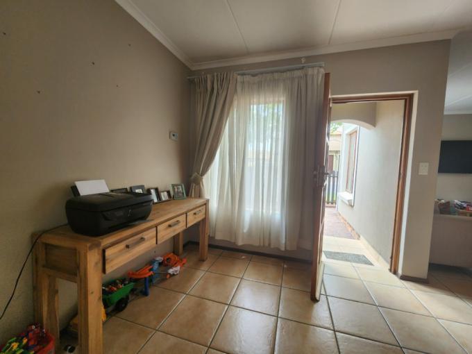 3 Bedroom House for Sale For Sale in Albertsdal - MR607270