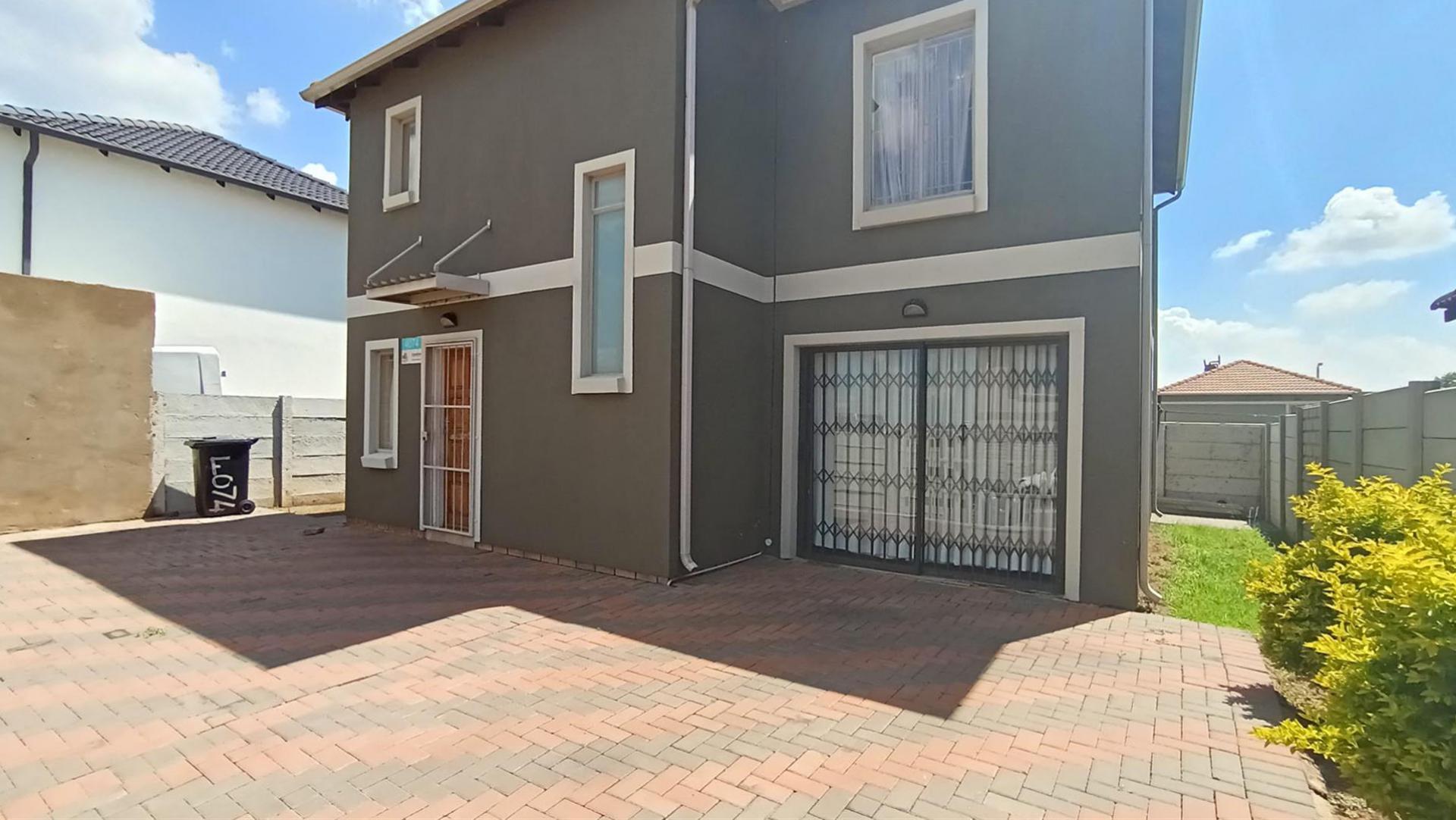 FNB Quick Sell 5 Bedroom House for Sale in Albertsdal - MR61