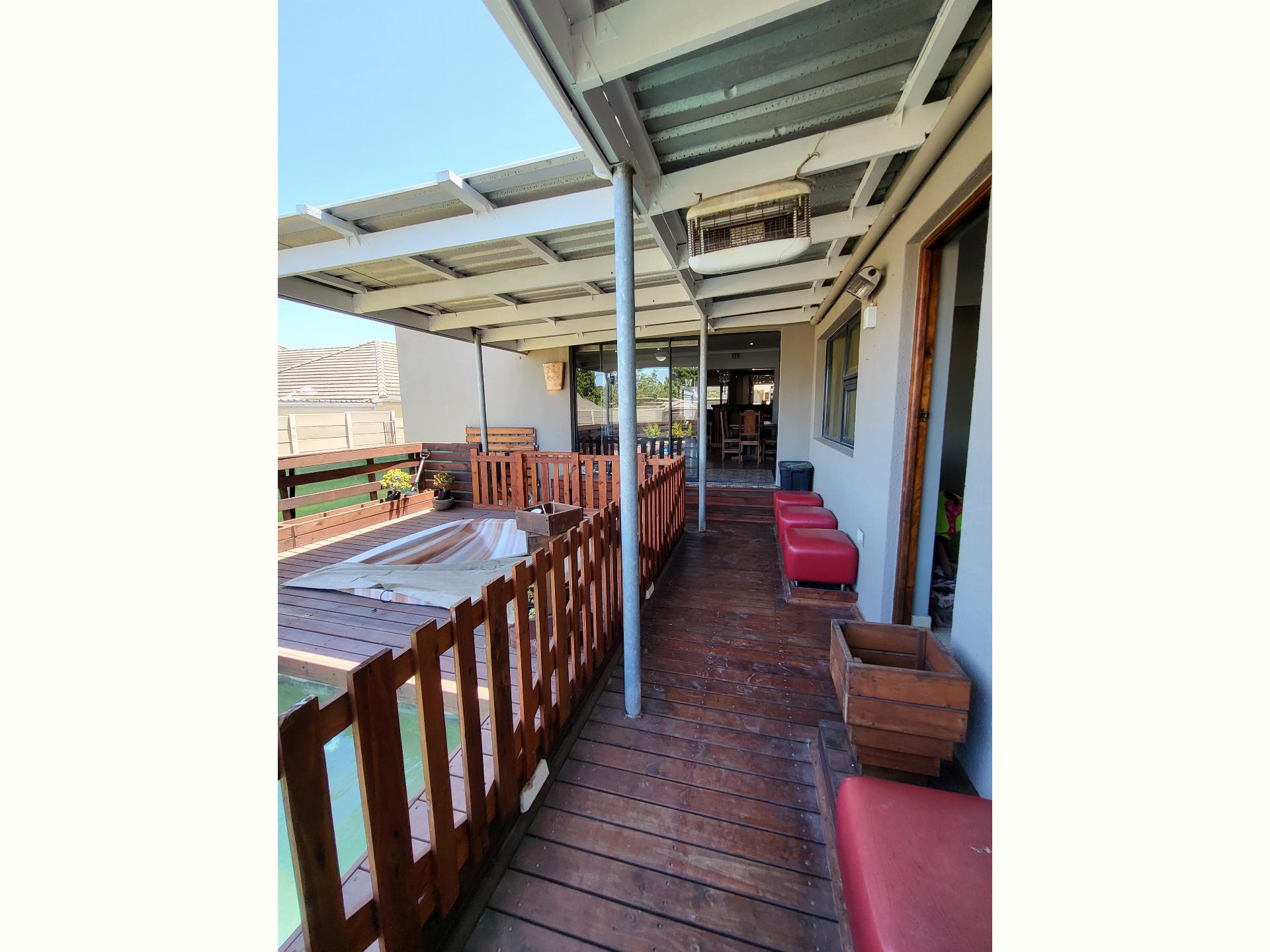 6 Bedroom House for Sale For Sale in Parow North - MR610898